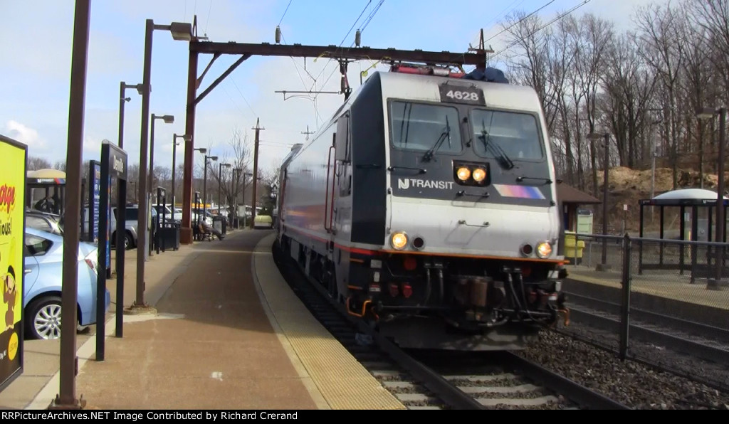 ALP-46 4628 on Train 6631
